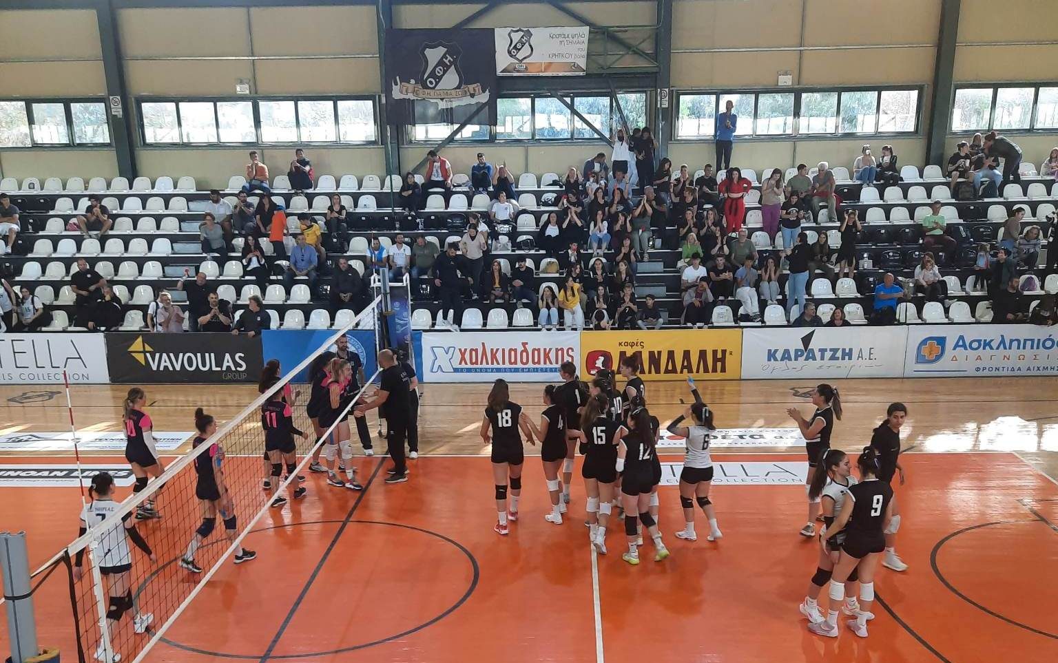 Τα κορίτσια του ΟΦΗ με νίκη επί του Φοίβου Μελισσίων πανηγυρίζουν την ...