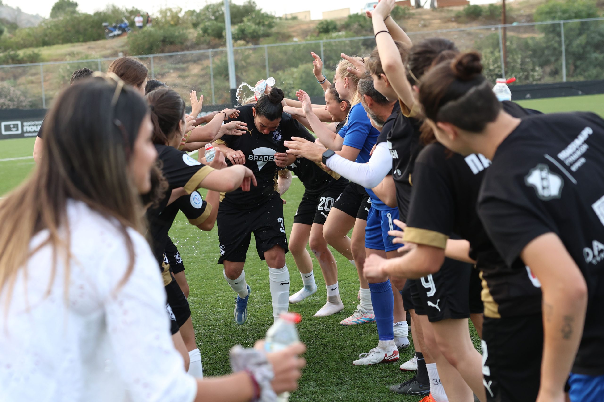 Το Pasillo στην Δανάη Σιδηρά και τα highlights από την τριάρα του ΟΦΗ ...